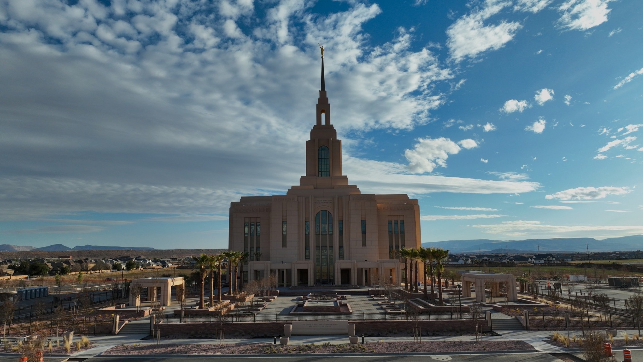 Red Cliffs Utah Temple Photograph Gallery | ChurchofJesusChristTemples.org