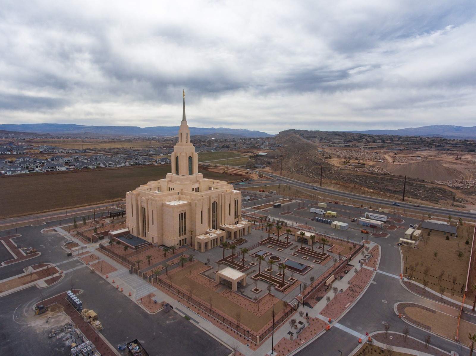 Red Cliffs Utah Temple Photograph Gallery | ChurchofJesusChristTemples.org