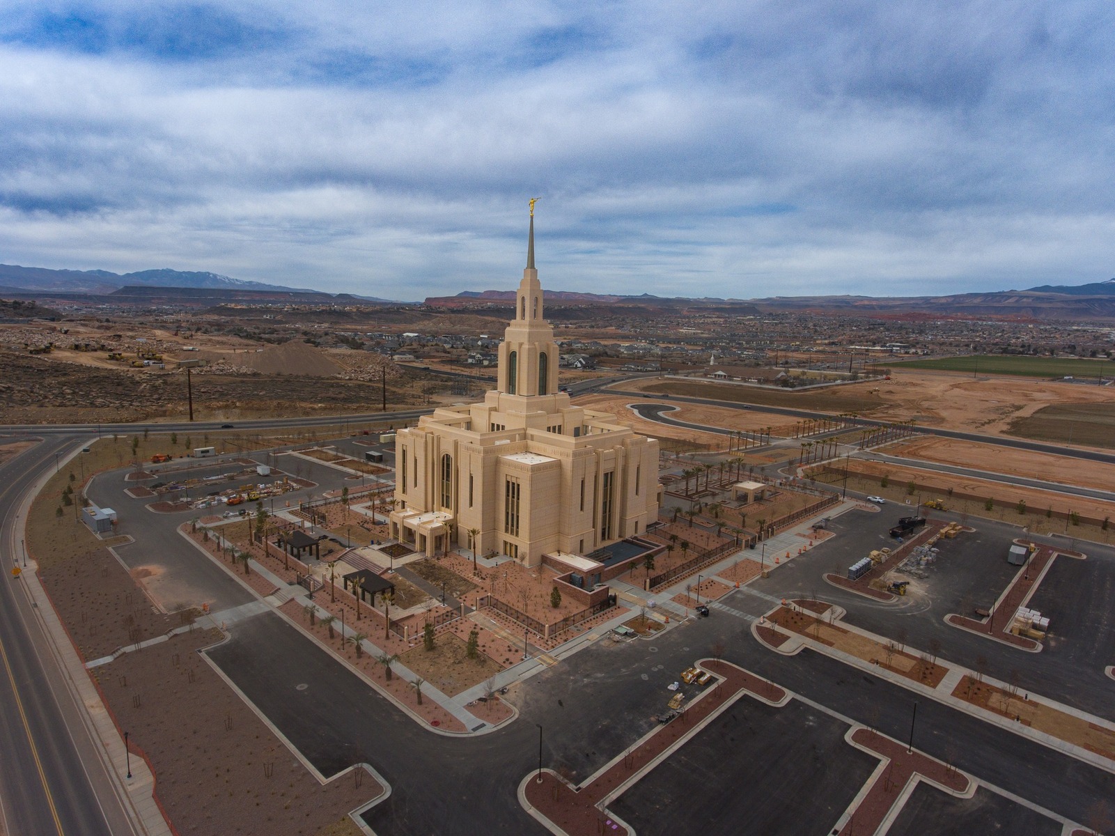 Red Cliffs Utah Temple Photograph Gallery | ChurchofJesusChristTemples.org