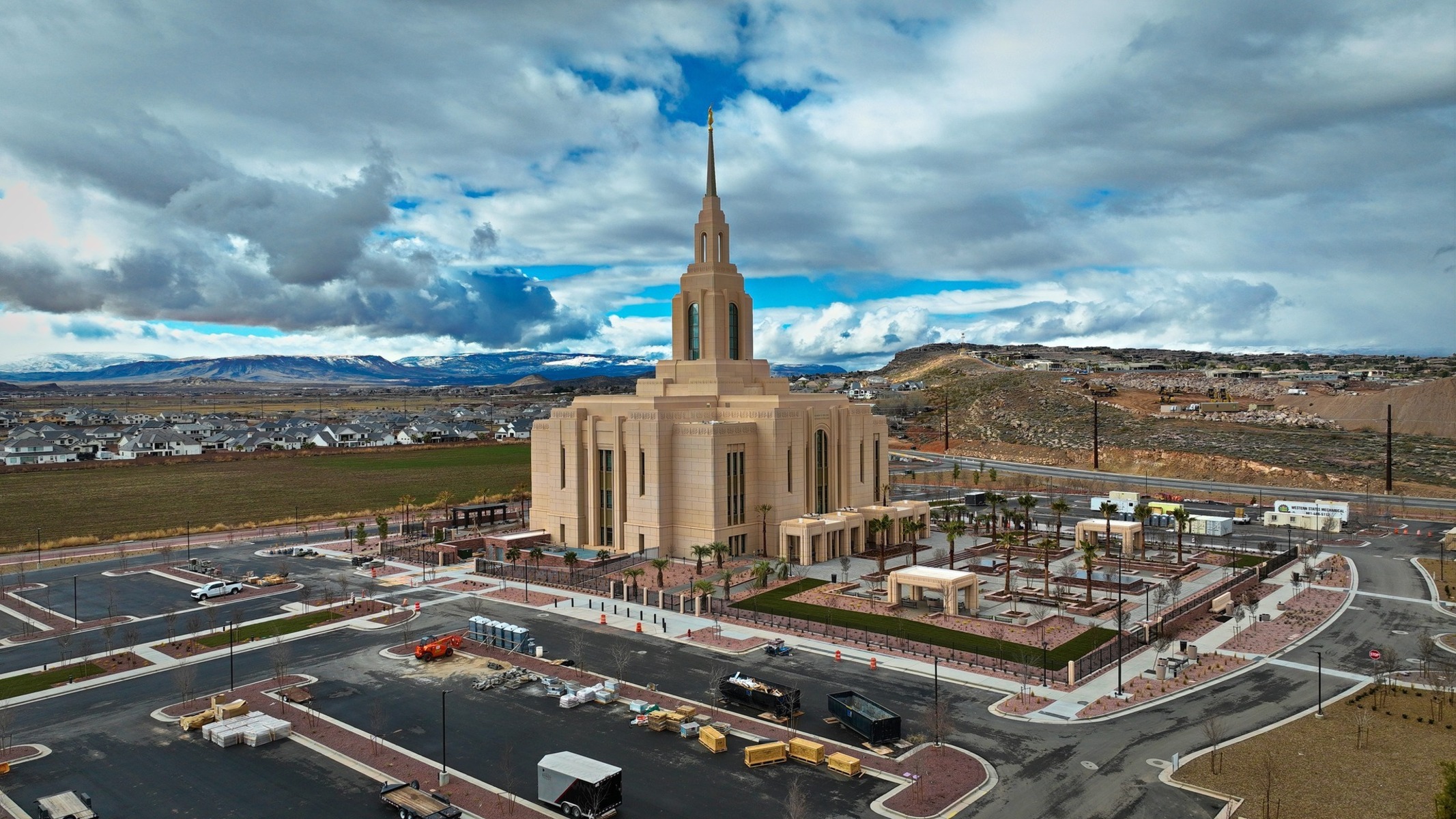Red Cliffs Utah Temple Photograph Gallery | ChurchofJesusChristTemples.org