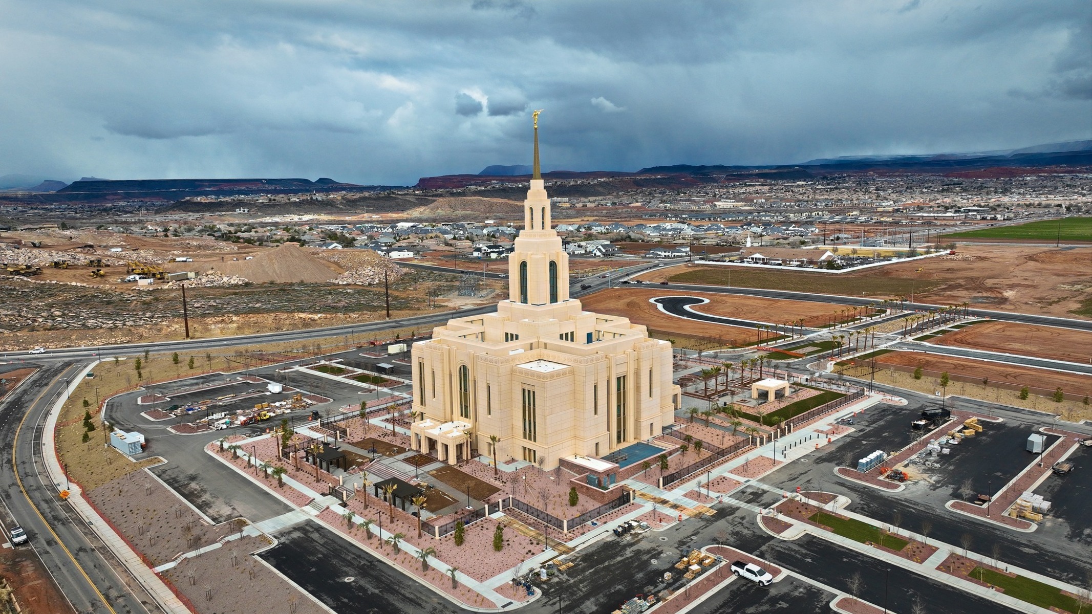 Red Cliffs Utah Temple Photograph Gallery | ChurchofJesusChristTemples.org