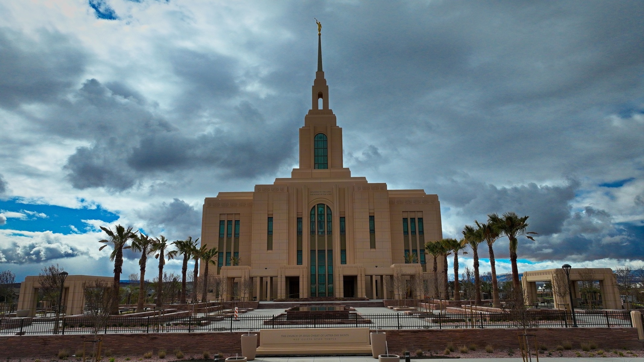 Red Cliffs Utah Temple Photograph Gallery | ChurchofJesusChristTemples.org
