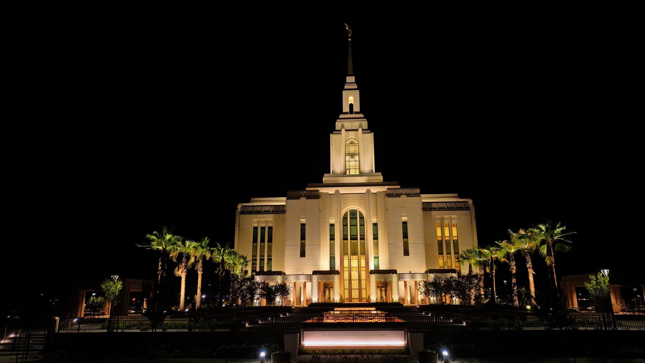 Red Cliffs Utah Temple Photograph Gallery | ChurchofJesusChristTemples.org